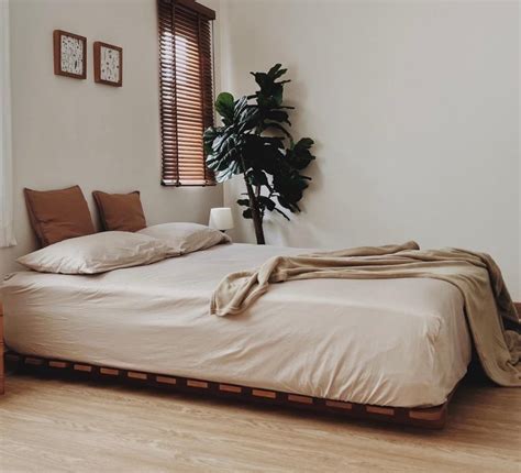 รวม 48 ไอเดีย แต่งห้องนอนด้วย เตียงติดพื้น นอนชิล ๆ สไตล์มินิมอล