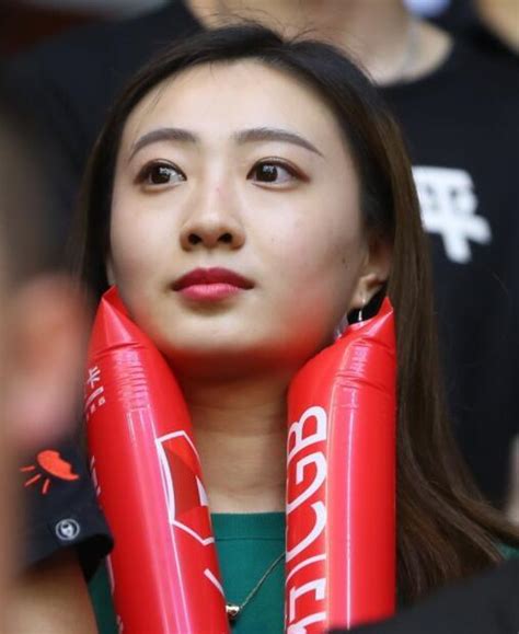 Cba季後賽半決賽開打，廣廈主場戰山東，美女球迷現場助威小丁？ 每日頭條
