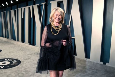 A Sus 81 Martha Stewart Hace Historia Al Posar Para Sport Illustrated