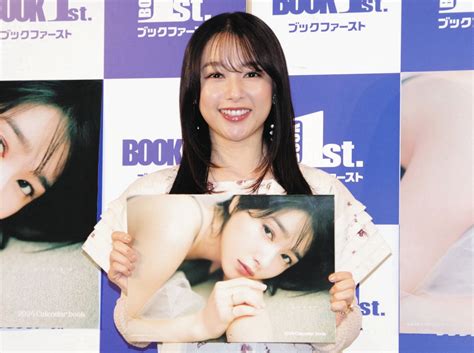 桜井日奈子「湖のショットはまるで人魚」自画自賛のカレンダーブック 撮影で体が冷えて…食べたもの明かす：中日スポーツ・東京中日スポーツ