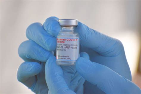Via Libera Dellema Alla Terza Dose Del Vaccino Moderna Arezzoweb Informa