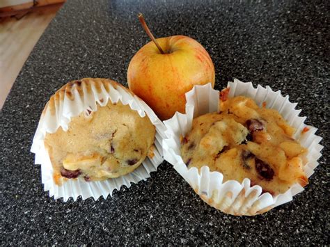 Maman Mélanie cuisine Muffins aux pommes et canneberges