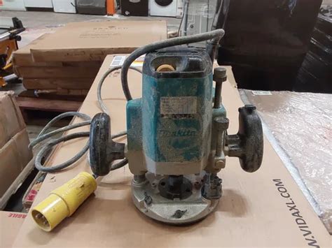 Lot 85 Makita 3612c 1850w 1 2” Plunge Router 5069227 Simon Charles