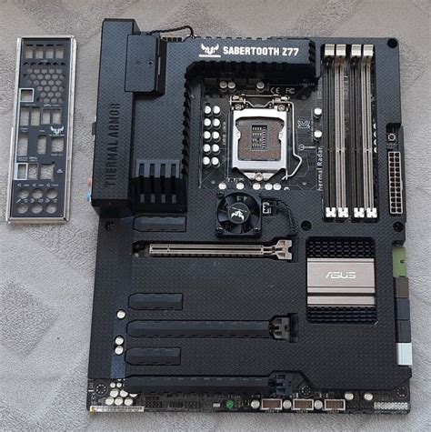 ASUS Sabertooth Z77 LGA 1155 Intel Z77 ATX Top Zustand Kaufen Auf