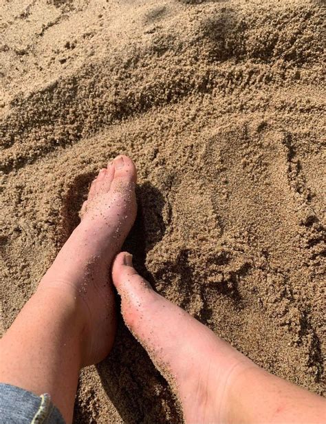 Birthday Feet 🥵 Scrolller