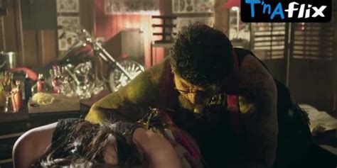 Katharine Mcphee Underwear Scene In Shark Night D Katherine Mcphee Tnaflix Com