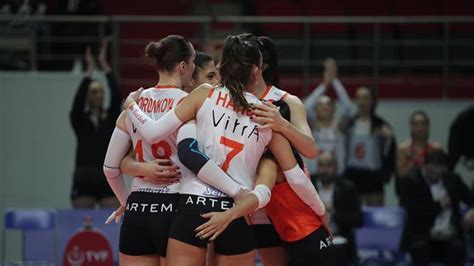 File derbisinde zafer Eczacıbaşı Dynavit in Voleybol Spor Haberleri