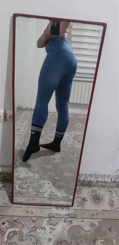 عکسام با لگ جین آبی روشن 👖شق میکنی ببینی💦 خاطرخواه داشتم لختی شم میزارم