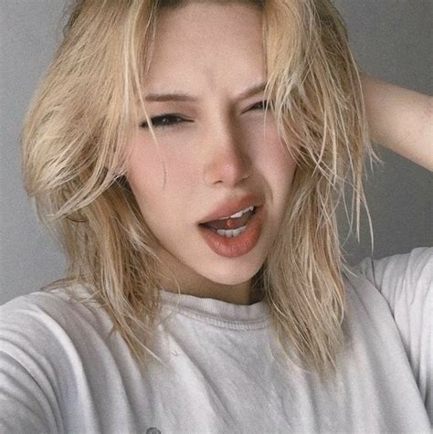 Cherly Adl Kullan C N N Women Panosundaki Pin Sari