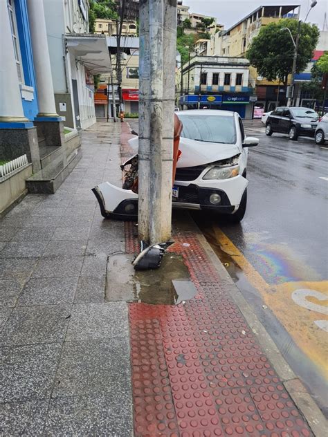 Vídeo quatro pessoas sinais de embriaguez estavam no carro que