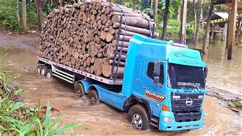 Muatan Overload Dump Truk Fuso Tribal Laka Lantas Truk Hino 500 Trailer