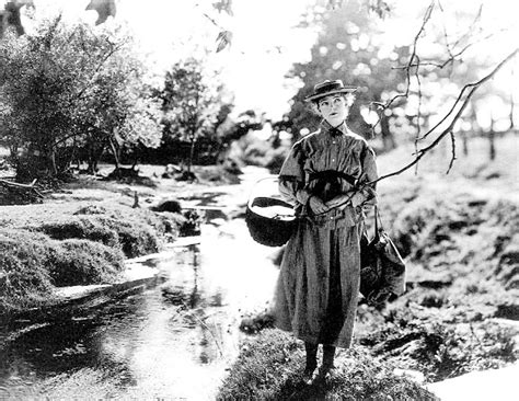 30 Stunning Vintage Photos Of A Very Young And Beautiful Lillian Gish