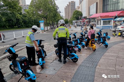 晋江交警与7家共享单车企业联合文明