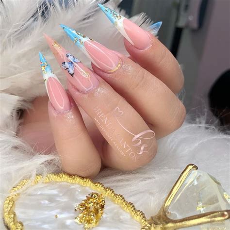 Stiletto Nail Designs To Get For An Edgy Look In