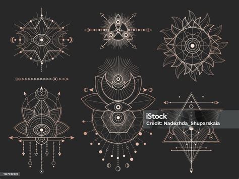 黑色背景上的神聖幾何符號和圖形的向量集黃金抽象神秘符號收藏向量圖形及更多精神上的圖片 精神上的 太陽 女巫 Istock