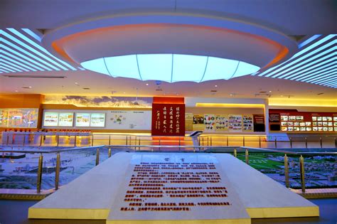 格尔木炼油厂展览厅 青海新闻网2012年度战略合作伙伴