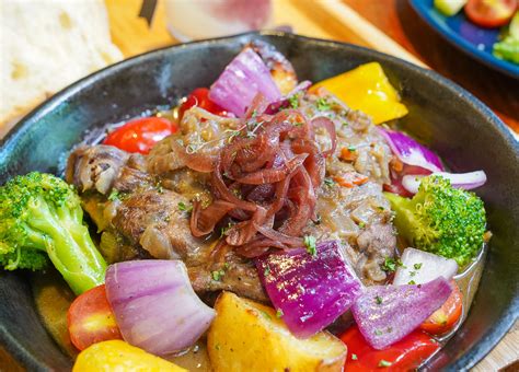 高雄 黑浮咖啡rÊve Café高美店 美味創意豬腳燉飯~高雄美術館附近超人氣咖啡店 美食好芃友（芃芃）