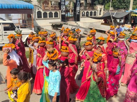 Women Took Out Kalash Yatra From Ganeshwar Dham People Welcomed By