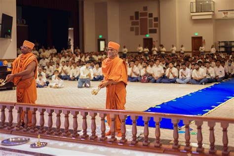 A Heartfelt Welcome To Guruhari Prabodhjivan Swamiji Harisumiran Nj