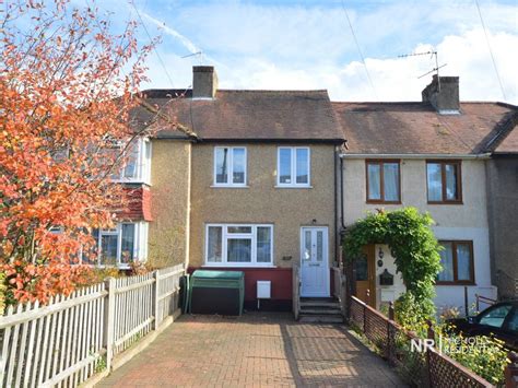 2 Bed Terraced House For Sale In Gilders Road Chessington Surrey Kt9