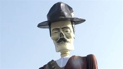Inauguran ofrenda dedicada a Francisco Villa en el Zócalo de CdMx