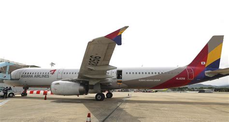 Man Who Opened Asiana Plane Door Says He Wanted Out Quickly The Hindu