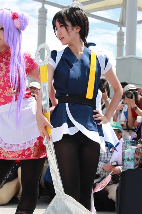 C82魔女宅キキのコスプレで話題のレイヤーくろねこが右京コスでエッチな黒タイツ みんくちゃんねる