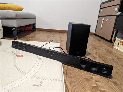 Lg Wireless Sound Bar And Subwoofer Model Sj Audio Soundbars Speakers Amplifiers On Carousell