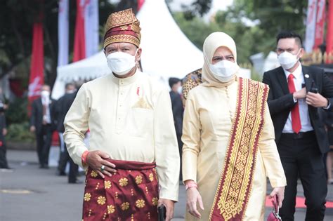 Ikuti Upacara HUT Ke 77 RI Di Istana Merdeka Menpora Amali Bersama
