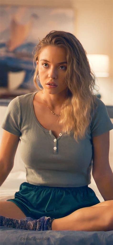Sydney Sweeney As Olivia Mossbacher In The White Lotus Celebrity Outfits Popular Outfits Outfits
