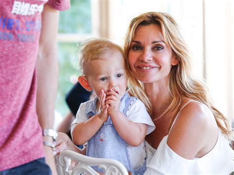 Ingrid Chauvin Maman Comblée Elle Partage Des Clichés Adorables De