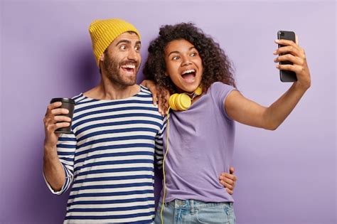 Images De Couple Jeune Selfie Téléchargement Gratuit Sur Freepik