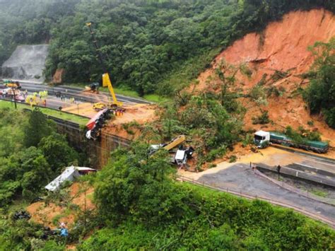 En Brasil Deslizamiento Por Fuertes Lluvias Dejan 2 Muertos Y Decenas