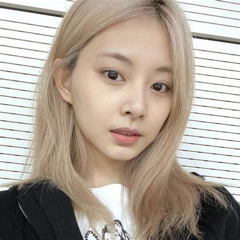 Twice Chou Tzuyu Icon Selca South Korean Girls Korean Girl Groups