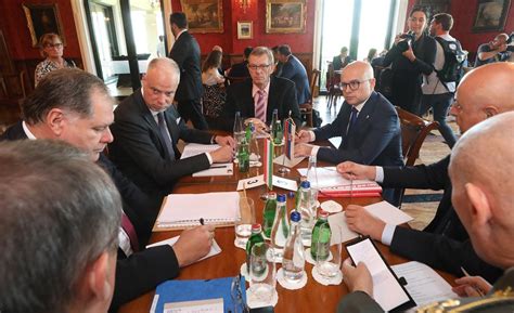 Милош Вучевић Састао сам се данас са министром одбране