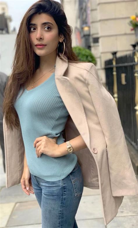 Urwa Hocane Sexy Figure 🤤💦💦💦💦 R Jerkofftopakicelebs