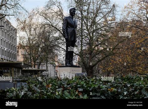 Ronald Reagan Statue London Stock Photo Alamy