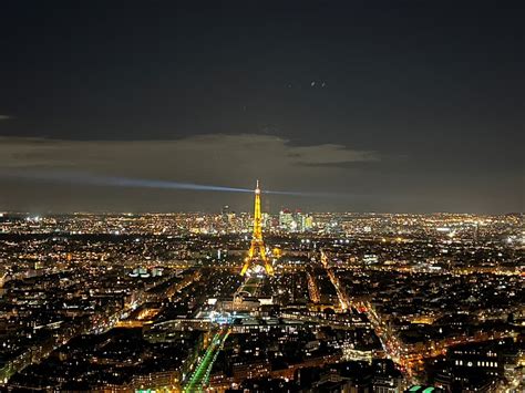 國外 登上浪漫的巴黎鐵塔🇫🇷從白天待到黑夜，夜晚艾菲爾鐵塔閃爍超美！蒙帕納斯大樓享受360度夜景，法國必去景點！ 旅遊板 Dcard