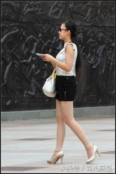 街拍戴墨鏡的長腿美女 每日頭條