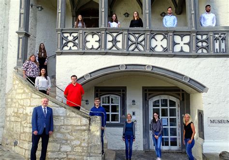 Dreizehn Nachwuchskräfte starten ihre Ausbildung beim Landkreis