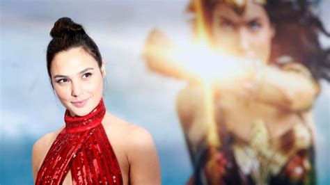Gal Gadot Moved By Her Fans Reaction To Wonder Woman Snub At The