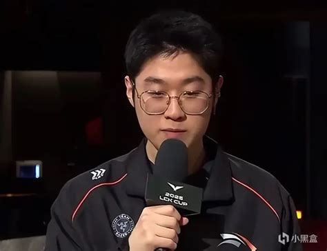 T1不敌hle无缘先锋赛，zeus没对faker笑引热议，小吕布安慰队友！