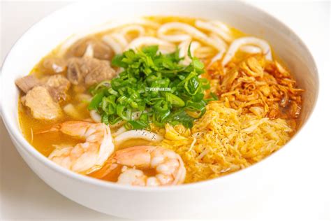 Vietnamese Shrimp And Crab Thick Noodle Soup Banh Canh Tom Cua