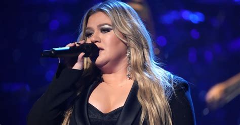 Kelly Clarkson Teases New Breakup Song ‘mine Ahead Of Chemistry Release