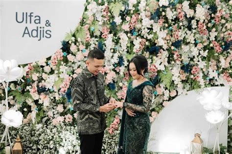 Lamaran Komika Adjis Doa Ibu Dan Kekasih