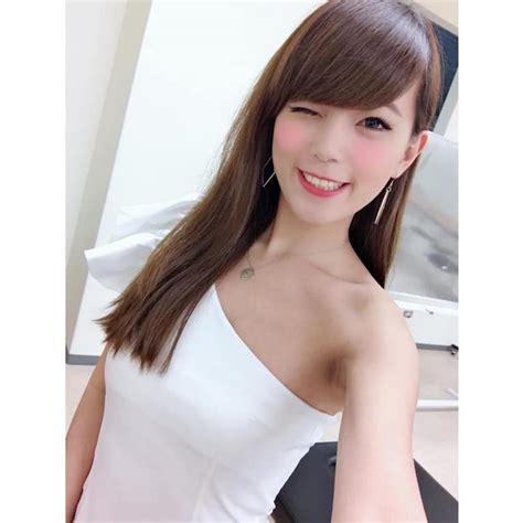 正妹「洪佩佩 Penny」自拍胸型爆凸出，邪惡畫面給人滿滿誘惑！ Cupsdaily