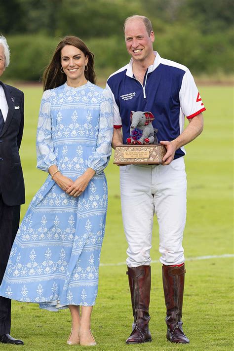 Kate Middleton And Prince William Kissing