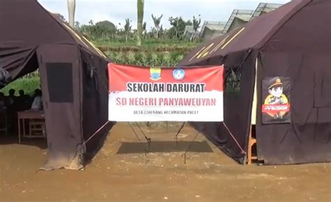 Melihat Anak Anak Korban Gempa Cianjur Sekolah Di Tenda Darurat Tampak