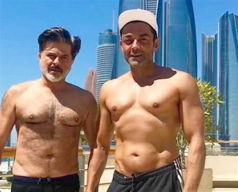 66 साल के अनिल कपूर और 54 साल के बॉबी देओल के फ्लॉन्ट किए अपने एब्स
