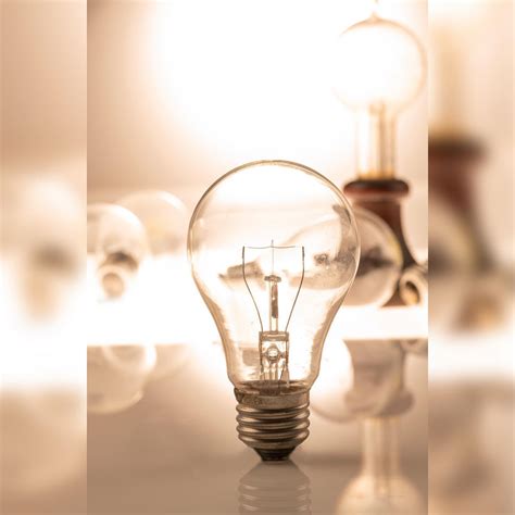 필룩스조명박물관 ㅤㅤ 💡전통등 알아보기 9탄ㅤㅤ ＂백열전구ㅤㅤ ㅤㅤ 백열전구는